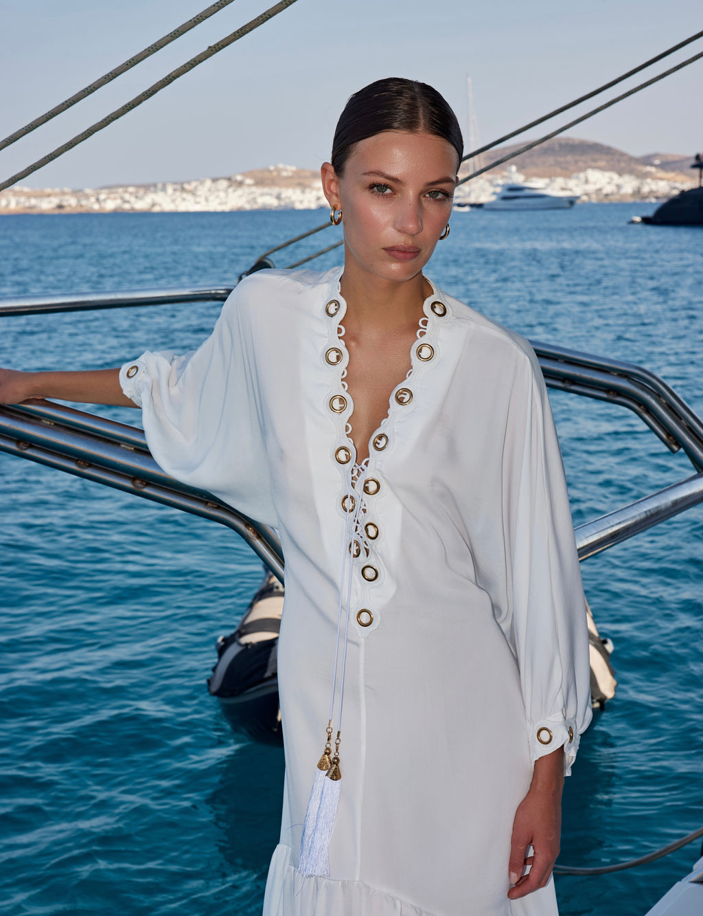 paros White – Einav Nasiri